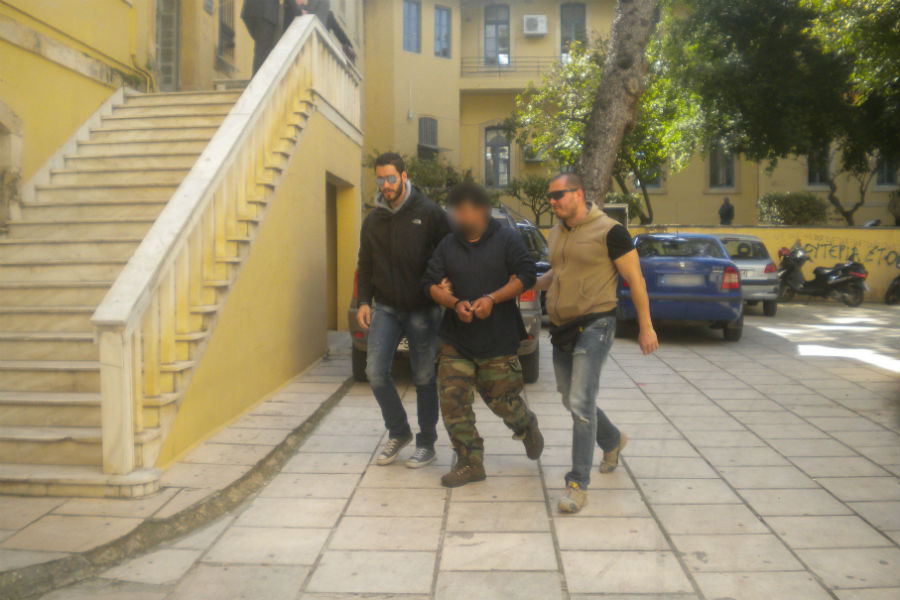 Προθεσμία πήρε ο 50χρονος που πυροβόλησε τους Αστυνομικούς | Δεν είχε ...