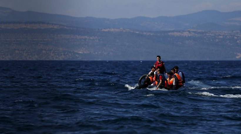 Νότια της Κρήτης τα δρομολόγια των Τούρκων διακινητών προσφύγων ...