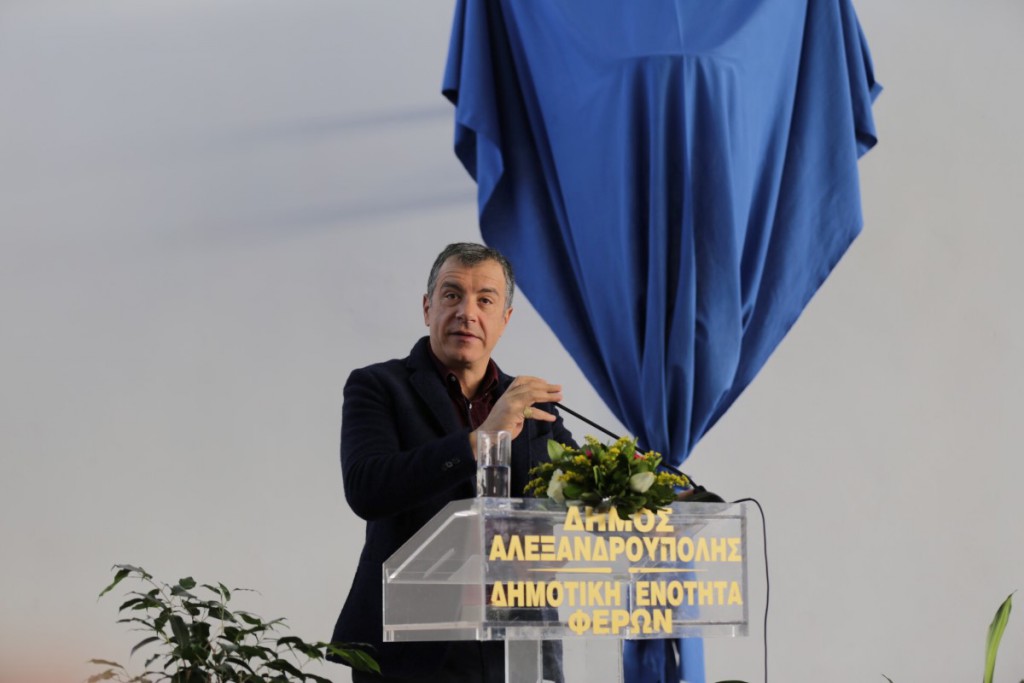 Σταύρος Θεοδωράκης: “O κόσμος δεν αντέχει άλλο το ψέμα και την ...