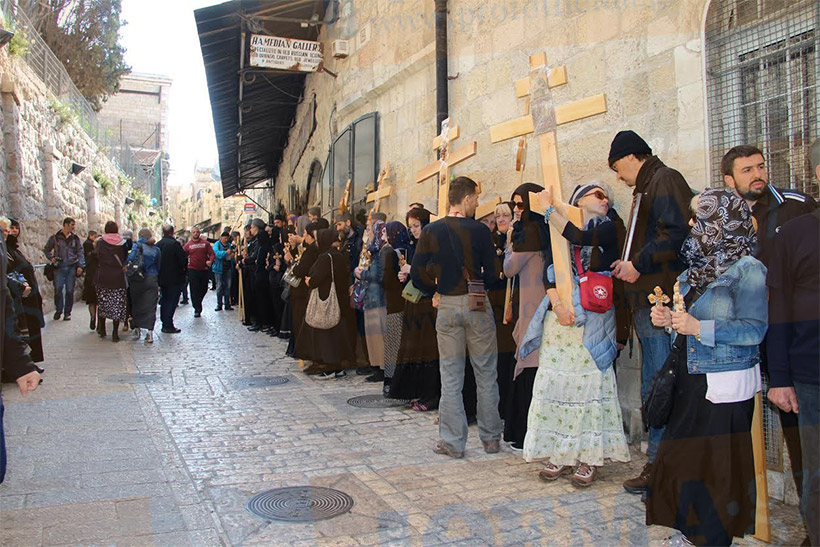 Μεγάλη Παρασκευή στα Ιεροσόλυμα: Η πορεία του Χριστού προς τον Γολγοθά ...