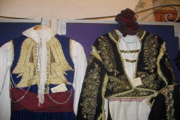 Χανιά | Δωρεάν μαθήματα κατασκευής παραδοσιακής κρητικής φορεσιάς ...