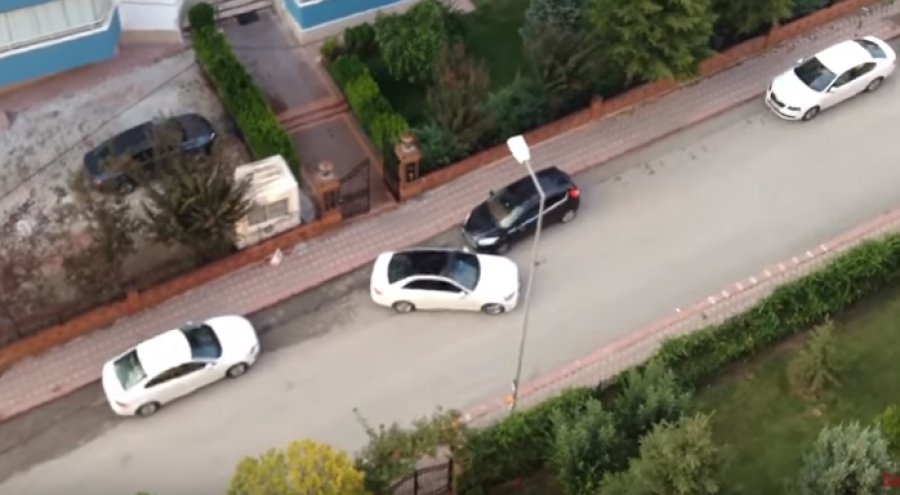 Ταλέντο στο παρκάρισμα: Πήρε 3 λεπτά για να τα καταφέρει | Video ...
