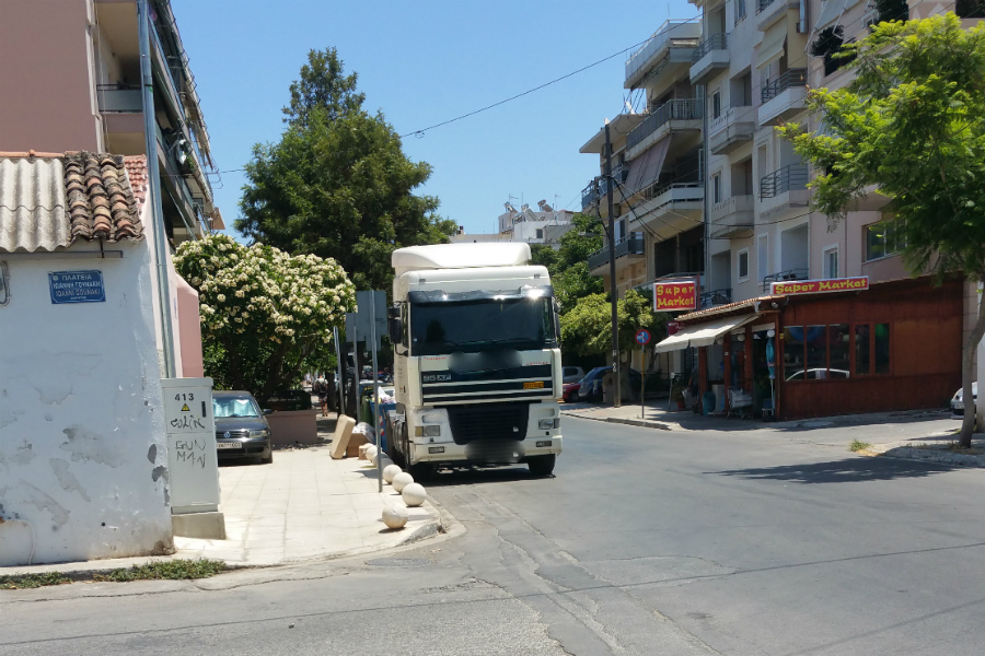 Χανιά | Επαγγελματίας οδηγός για πολλές… “φάπες” | Δείτε που πάρκαρε ...