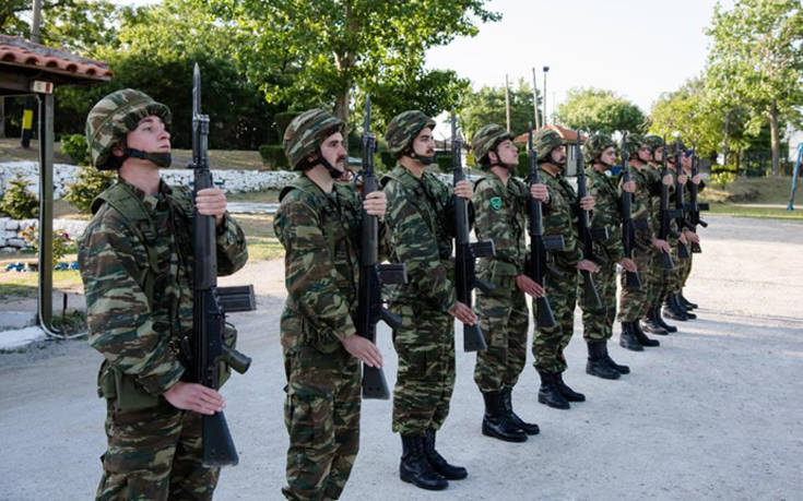 Οι αλλαγές στη στρατιωτική θητεία, για ποιους μειώνεται και πόσο ...
