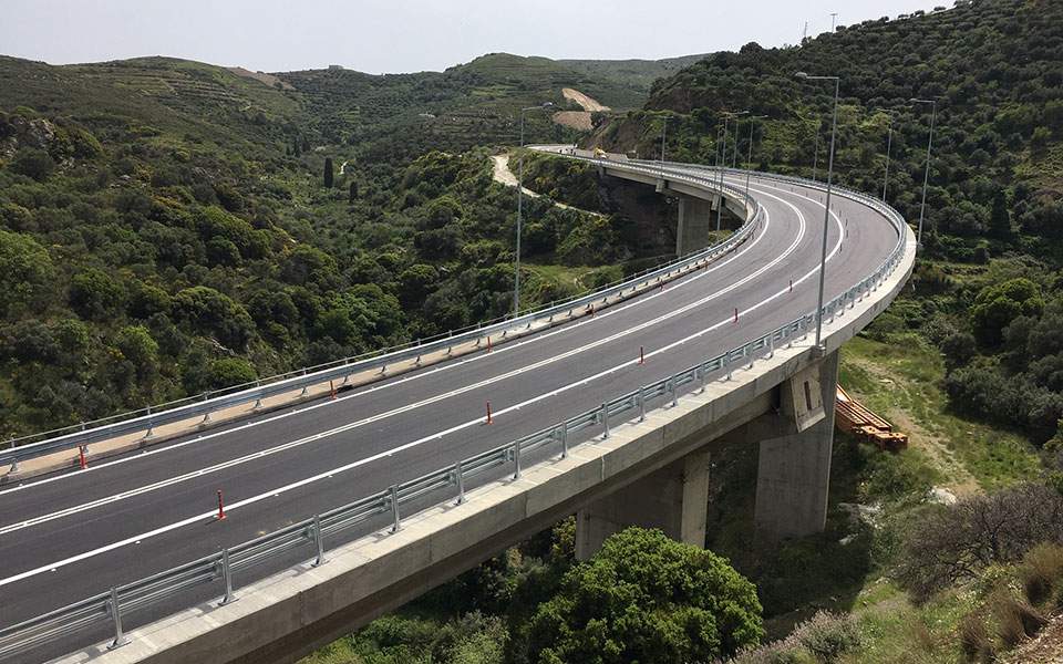 Αυτή είναι η καινούργια και μεγαλύτερη γέφυρα της Κρήτης | Video ...