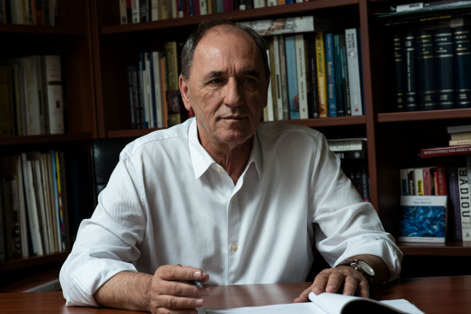 Γιώργος Σταθάκης: Από την ακαδημαϊκή καριέρα στην πολιτική | zarpanews.gr