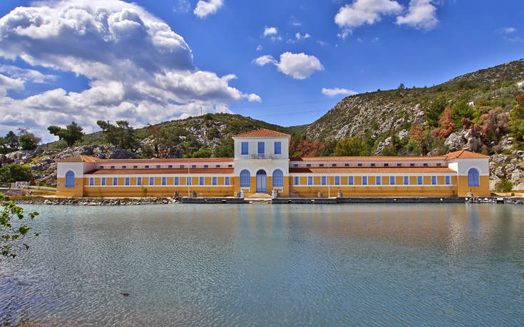 Η ελληνική λουτρόπολη με την ηφαιστειακή πισίνα από θειάφι | Photos ...