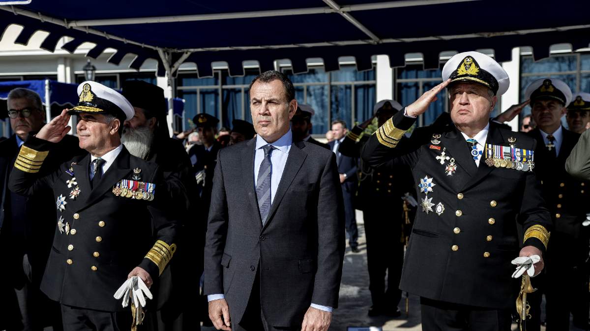 Νίκος Παναγιωτόπουλος: Η αβάσταχτη ελαφρότητα ενός υπουργού Άμυνας ...
