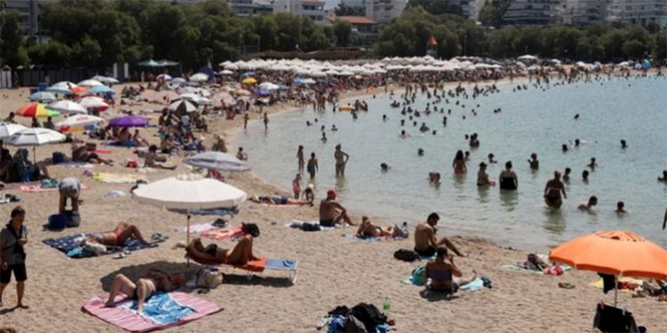 Άρχισαν οι «καμπάνες» και στις πλαζ: «Λουκέτο» σε πλαζ στο Πόρτο Ράφτη ...