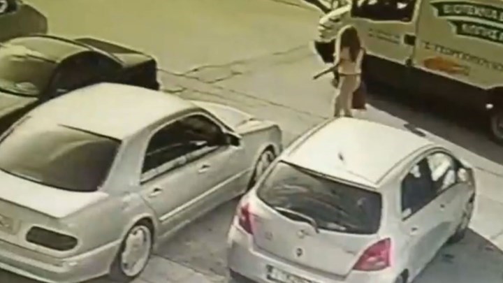 Πώς μετέφερε το βιτριόλι η γυναίκα που επιτέθηκε στην 34χρονη – Τι ...