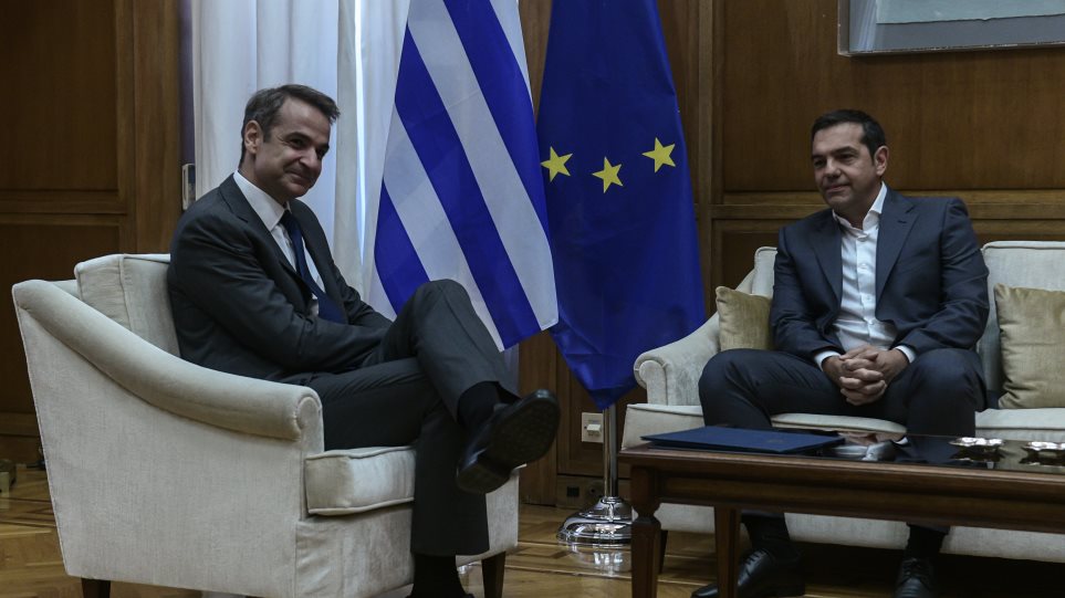 Σε εξέλιξη η συνάντηση Μητσοτάκη-Τσίπρα: Ο διάλογος μπροστά στις ...