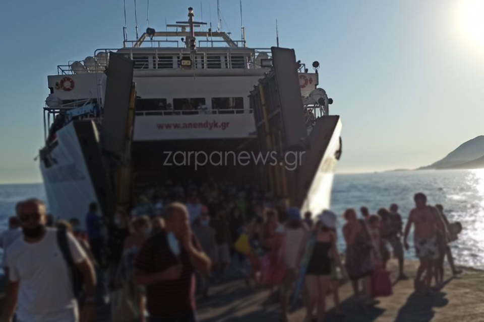 Έμειναν μέχρι και στα… αυτοκίνητά τους μέσα στο καράβι για Σφακιά λόγω ...