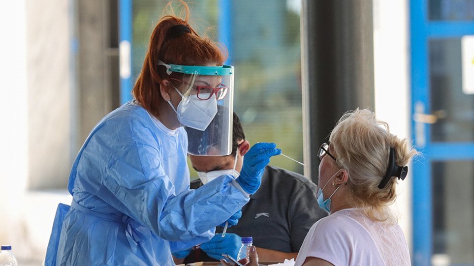 Θα βλέπουμε τα μέτρα κατά του κορονοϊού μέσω ταχυδρομικού κώδικα ...