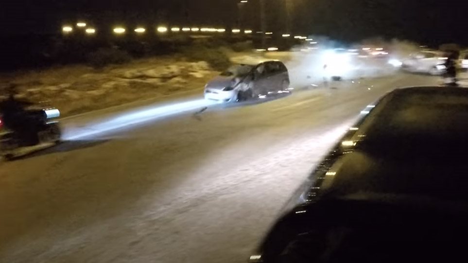 Βίντεο-σοκ με τροχαίο στα λιμανάκια Βουλιαγμένης: Ασυνείδητος οδηγός ...