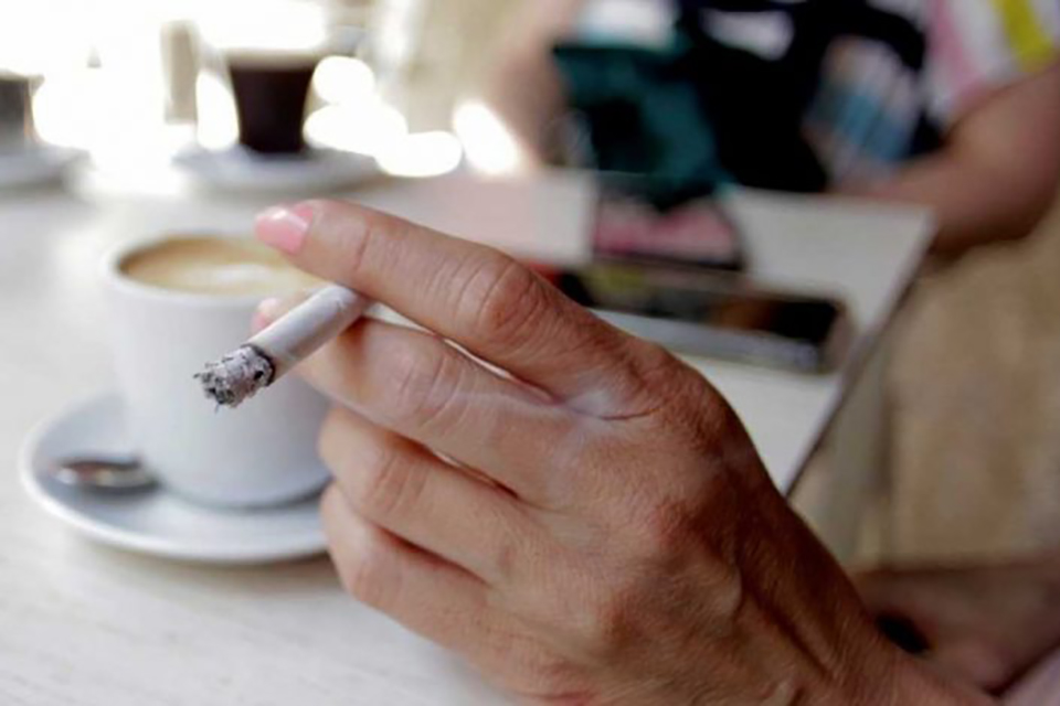 Ιταλία: Το Μιλάνο απαγορεύει το κάπνισμα στους εξωτερικούς χώρους ...