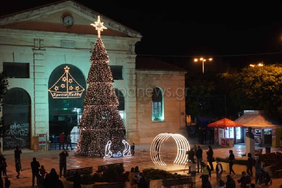 H φωτοδότηση του Χριστουγεννιάτικου Δέντρου στα Χανιά | Photos + Video ...