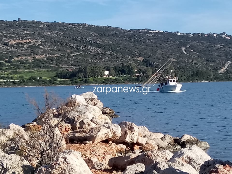Επικίνδυνο χαρακτηρίζει το ναυάγιο του ιστιοφόρου σκάφους στο Λιμάνι ...