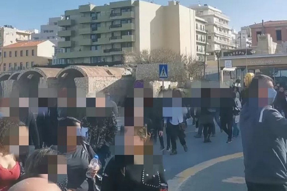 Κρήτη | Διαδήλωσαν κατά των περιοριστικών μέτρων στο Ηράκλειο ...