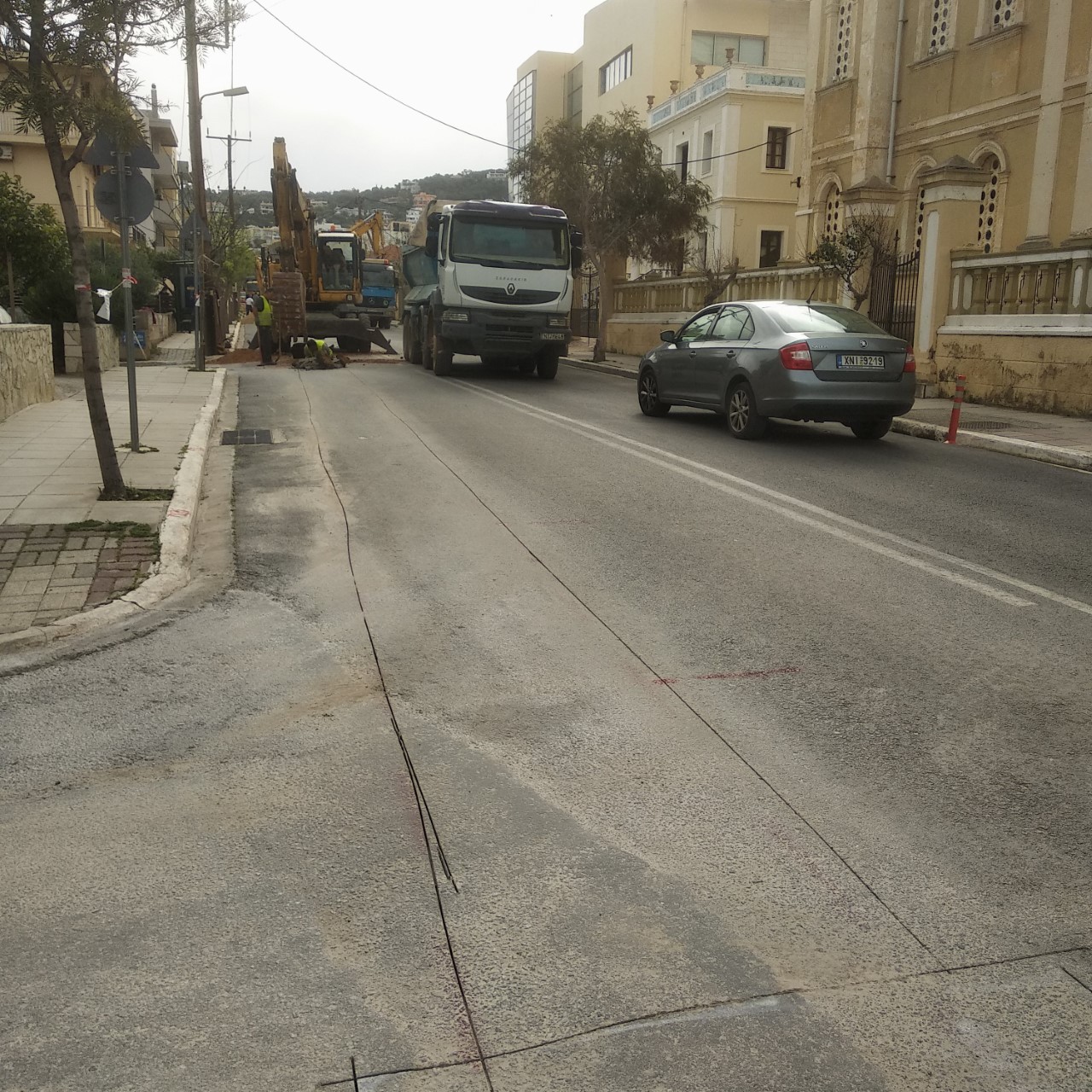 Χανιά | Η ΔΕΥΑΧ έκλεισε δρόμο στη Χαλέπα | Photos | zarpanews.gr