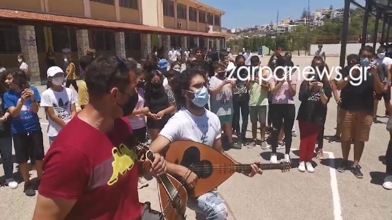 Με μαντινάδες υποδέχτηκαν την Κεραμέως στο Μουσικό Σχολείο των Χανίων ...