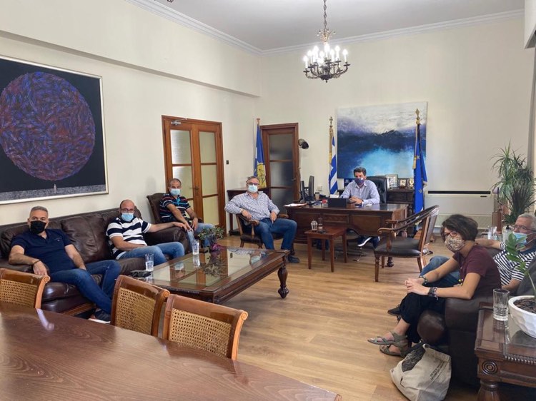 Χανιά | Καταστηματάρχες της Δημοτικής Αγοράς είδε ο Σημανδηράκης – Τι ...
