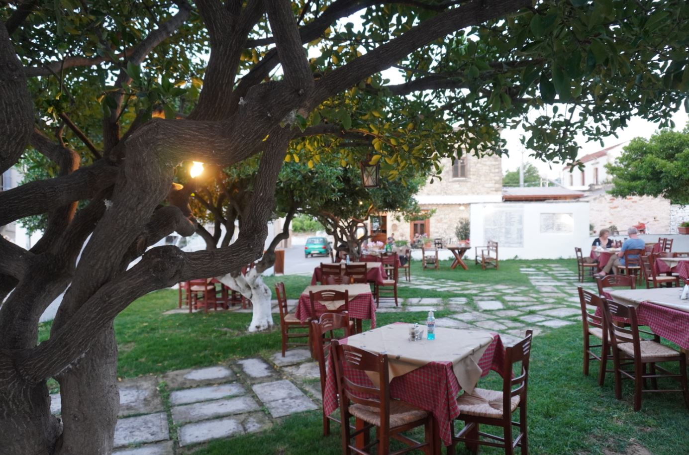 “Τα Λεμονάδικα”: Πεντανόστιμα πιάτα με.. θέα τα Λευκά Όρη | zarpanews.gr