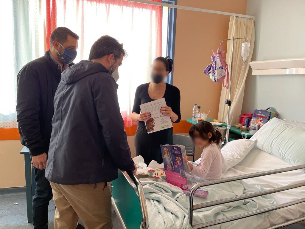 Χανιά | Χριστουγεννιάτικα δώρα για τα παιδιά της παιδιατρικής κλινικής ...