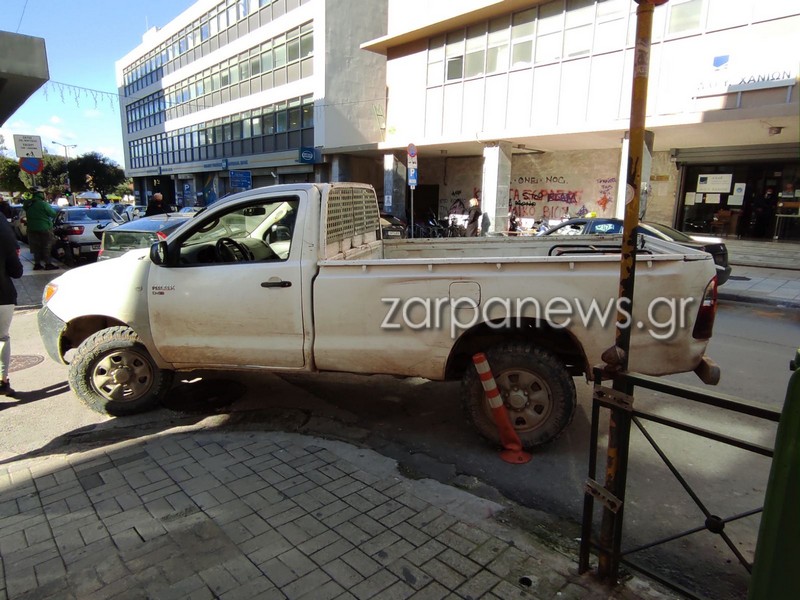 Κι όπως θα παίρνω τις στροφές… τα κολωνάκια τι μου φταίνε; | zarpanews.gr