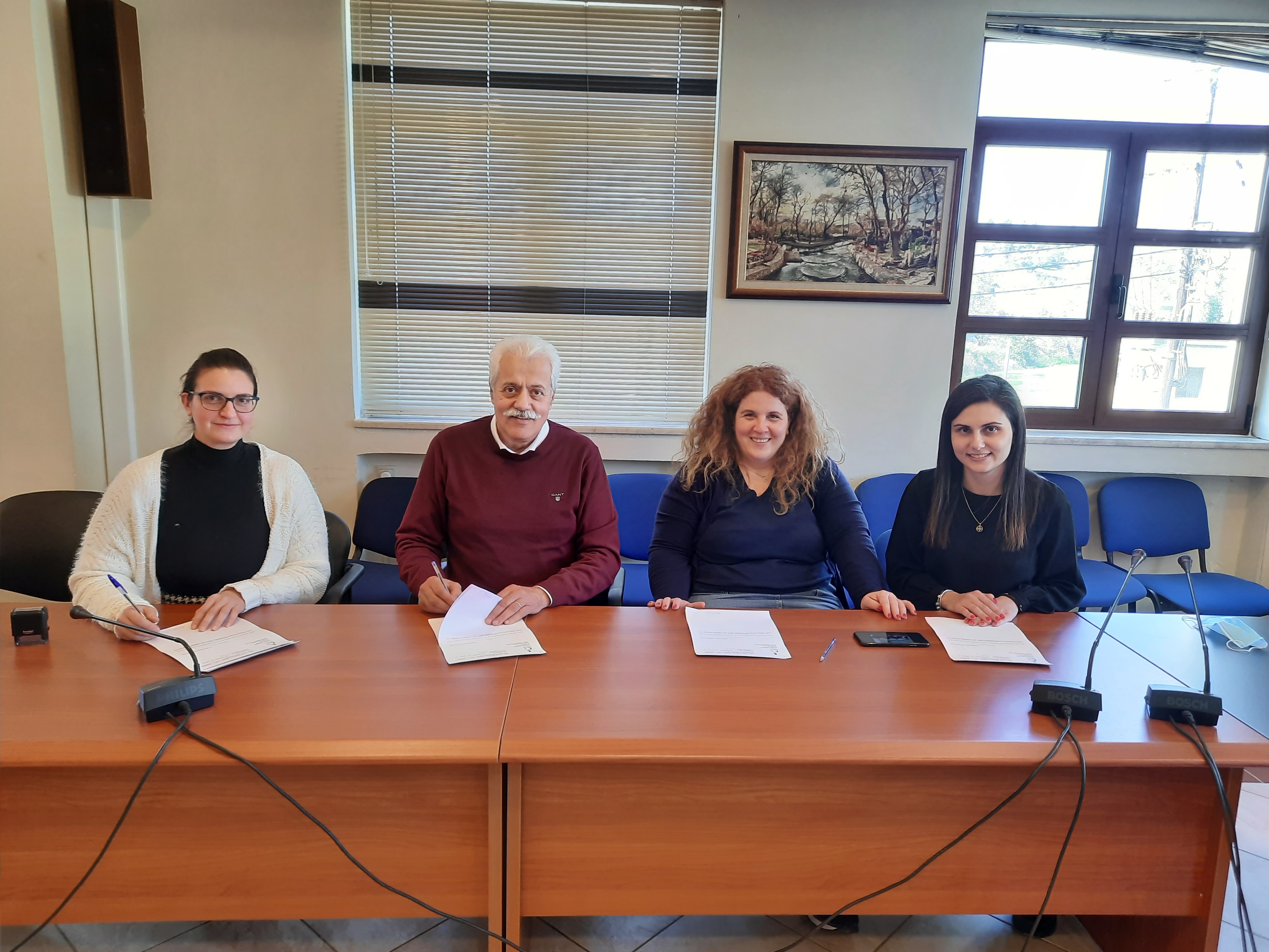 Χανιά | Υπογραφή σύμβασης για την αποκατάσταση ζημιών από θεομηνίες ...