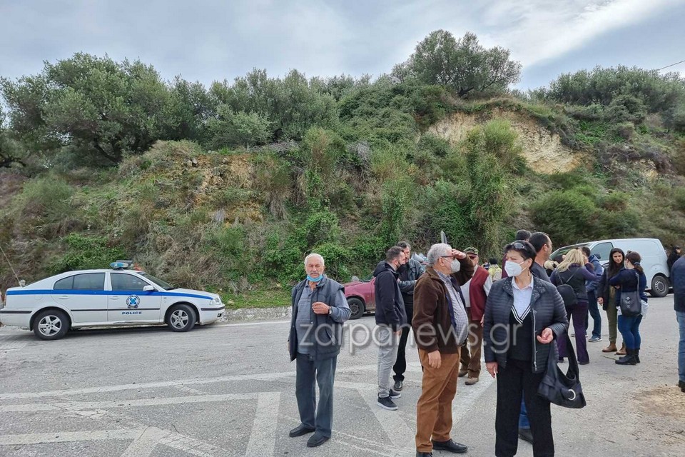 Χανιά | Συνεχίζουν τον αγώνα τους οι αγρότες – Παραμένουν στο μπλόκο ...