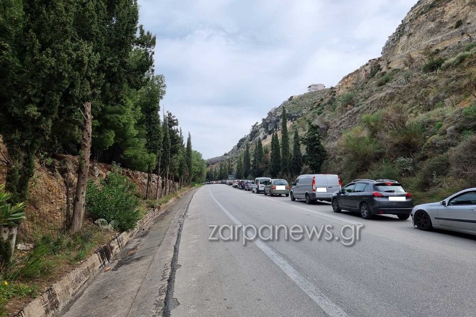 Χανιά | Συνεχίζουν τον αγώνα τους οι αγρότες – Παραμένουν στο μπλόκο ...