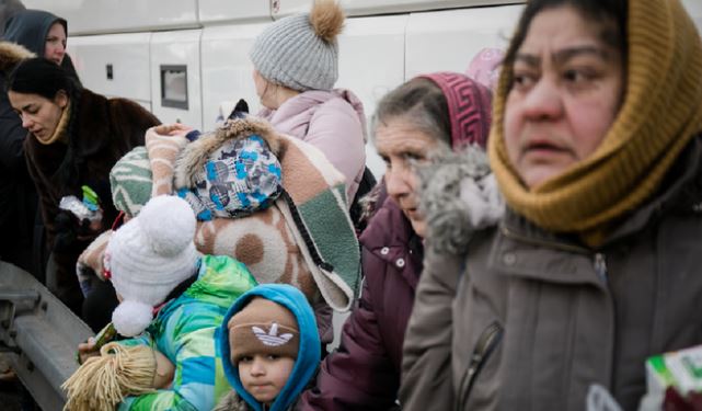Ουκρανία: Οι γυναίκες και τα παιδιά μεγάλα θύματα της προσφυγικής ...