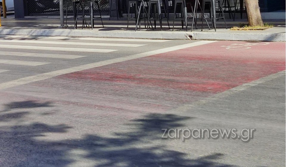 Μια διάβαση μόνο για… ιπτάμενους πεζούς στο κέντρο των Χανίων | Photo ...
