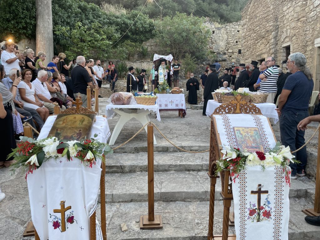 Χανιά | Η ευλογία των καρπών της γης στον Ιερό Ναό Μιχαήλ Αρχαγγέλου ...