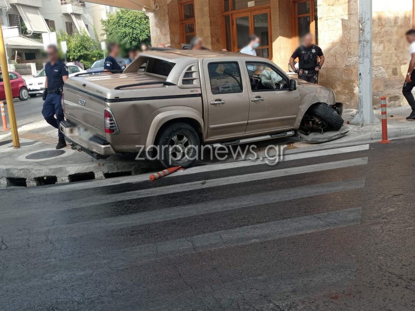 Τροχαίο στο κέντρο των Χανίων – Αγροτικό στούκαρε σε τοίχο καταστήματος ...