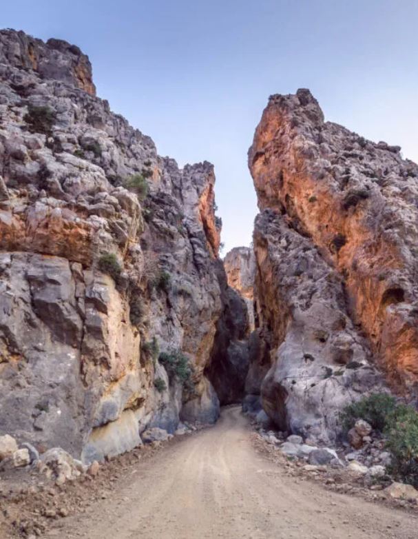 Αστερούσια Όρη, ο άγνωστος ορεινός όγκος της Κρήτης: Απόκρημνα βράχια ...