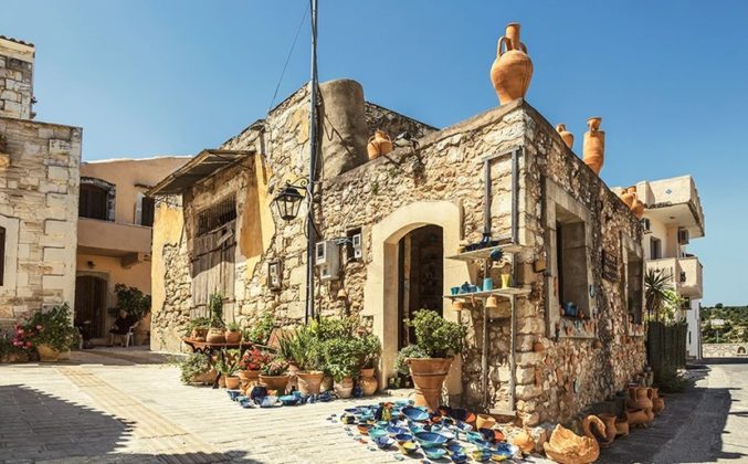 Κρήτη | Το χωριό των πιθαράδων που σε κερδίζει από την πρώτη επίσκεψη ...