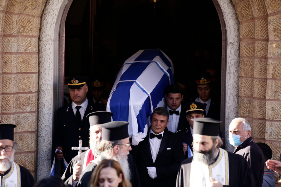 Αλέξανδρος Νικολαΐδης: Με χειροκροτήματα ο τελευταίος αποχαιρετισμός ...