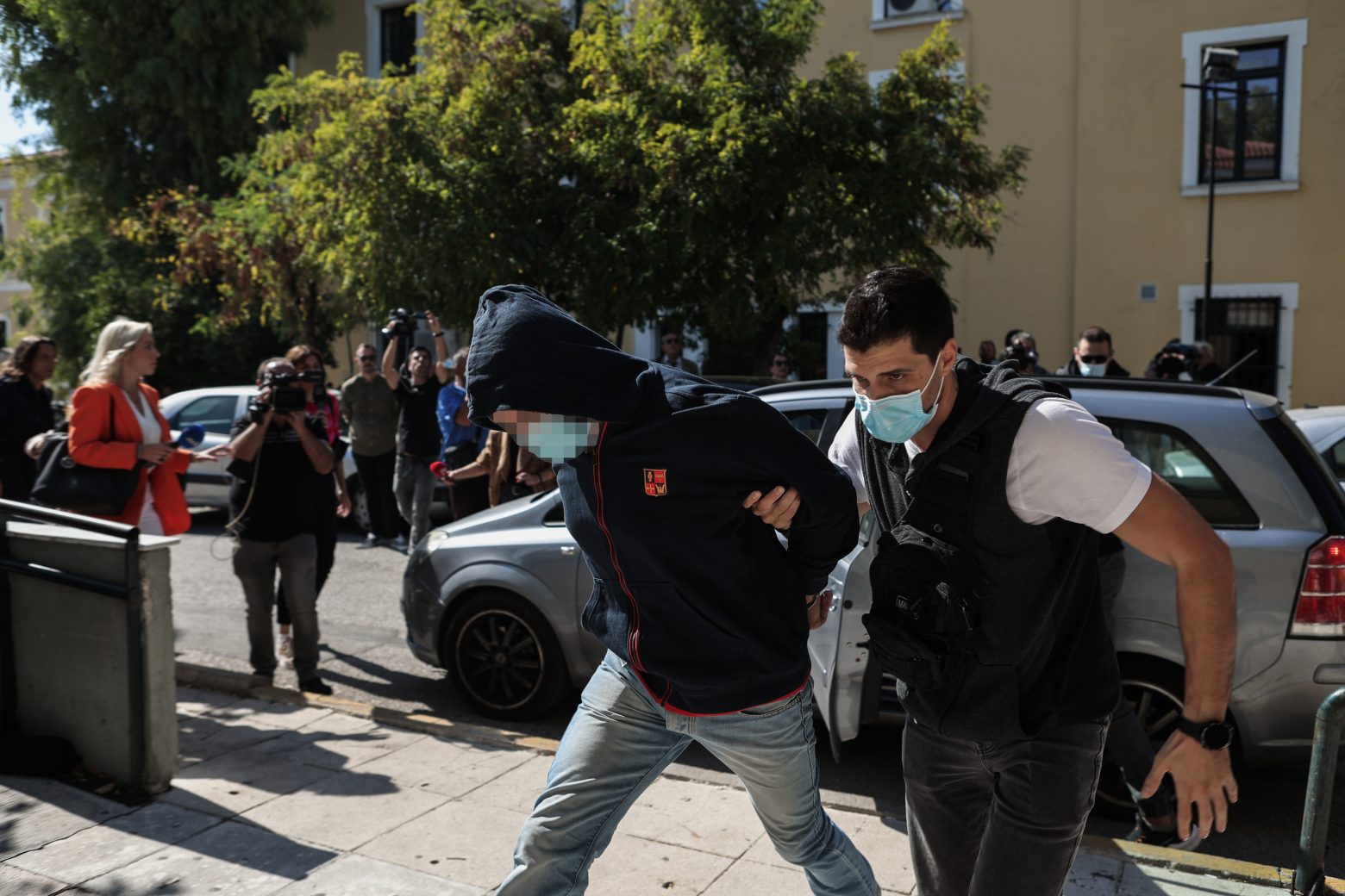 Ο πατέρας του 53χρονου συνεχίζει προκλητικά να τον εκθειάζει – «Είναι ...