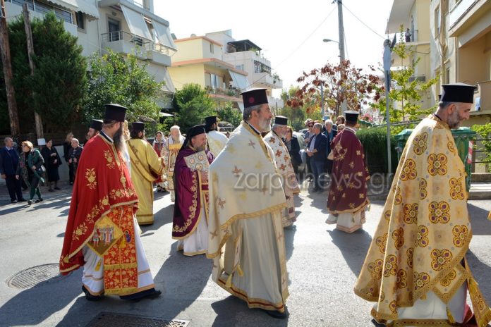 Η γιορτή του Αγίου Νεκταρίου στα Χανιά: Λιτανεία με το λείψανο του ...