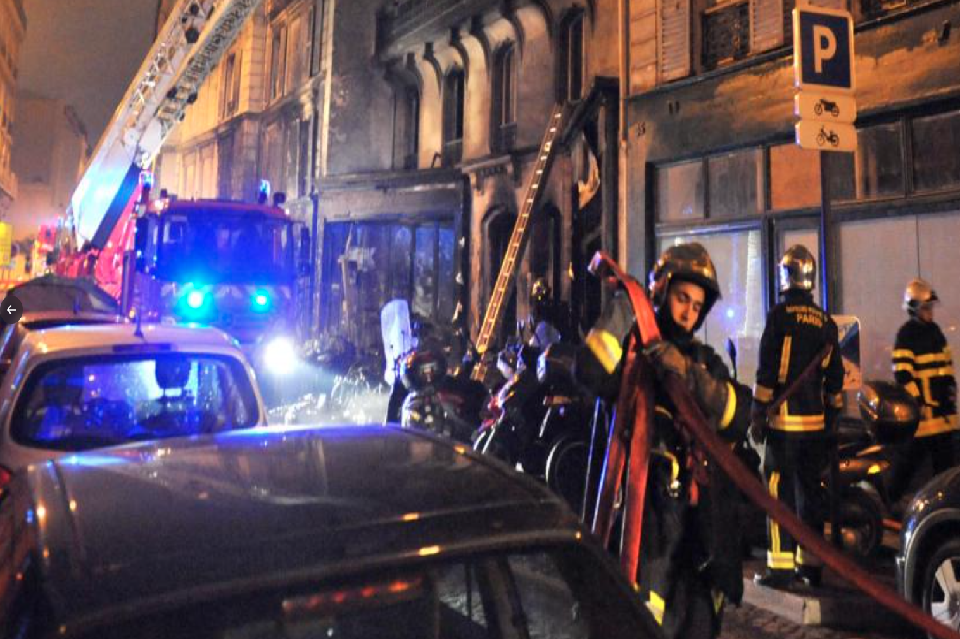 Γαλλία: 10 νεκροί από φωτιά σε πολυκατοικία κοντά στη Λυών – Ανάμεσά ...