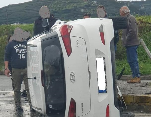 Νέο τροχαίο στην Κρήτη: Τούμπαρε το αυτοκίνητο – Μια τραυματίας ...