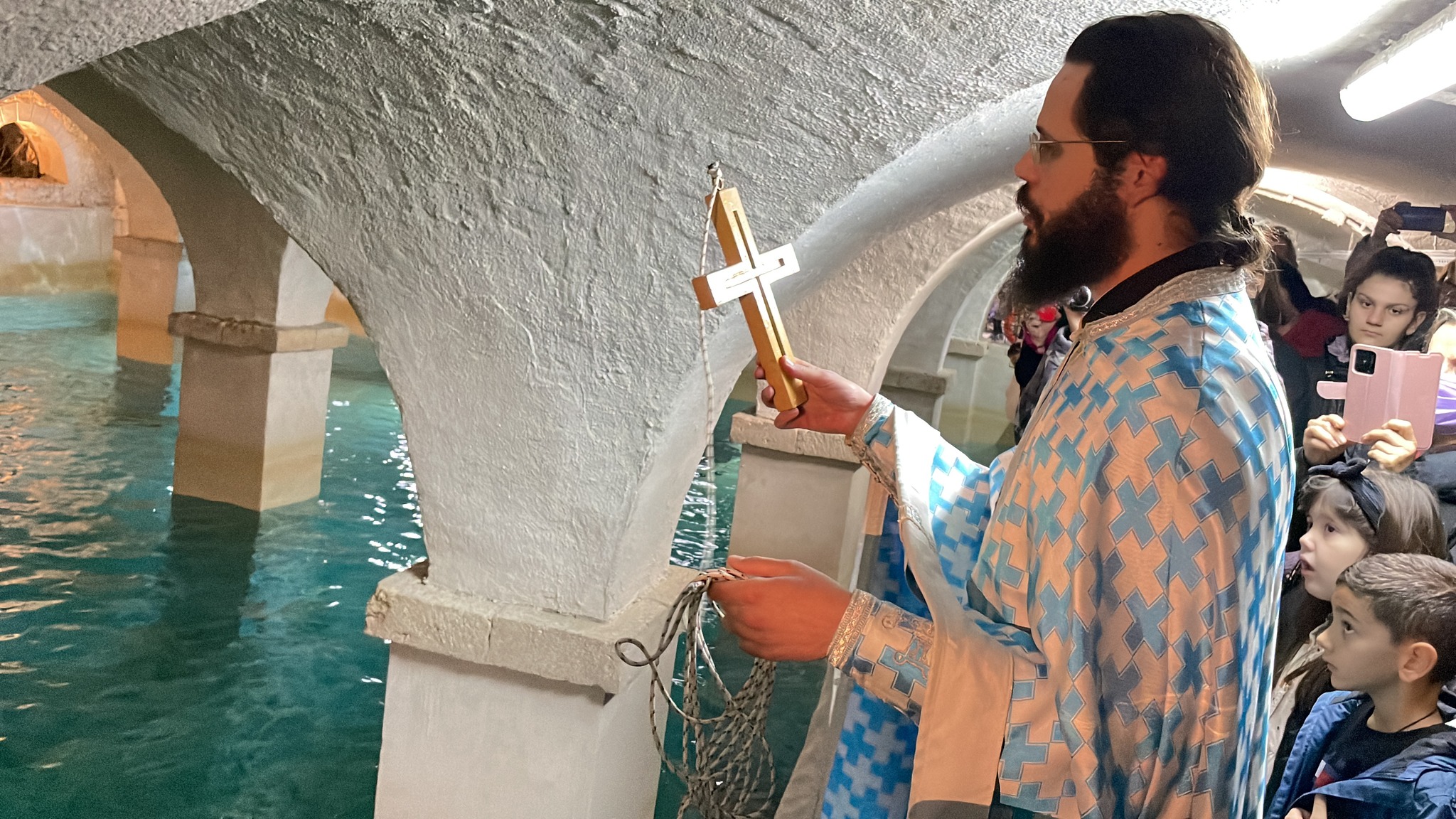 Θεοφάνια στα Χανιά: Ο Αγιασμός των υδάτων στη Δεξαμενή | Video + Photos ...