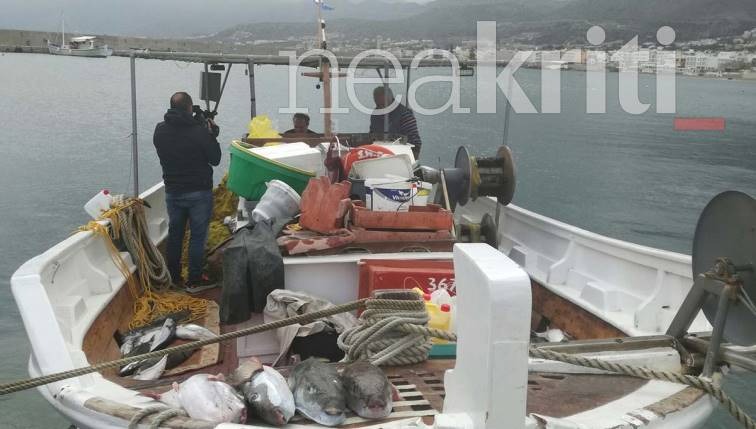 Κρήτη | Ολοκληρωτική καταστροφή για ψαρά που έπιασε στα δίχτυα του 500 ...