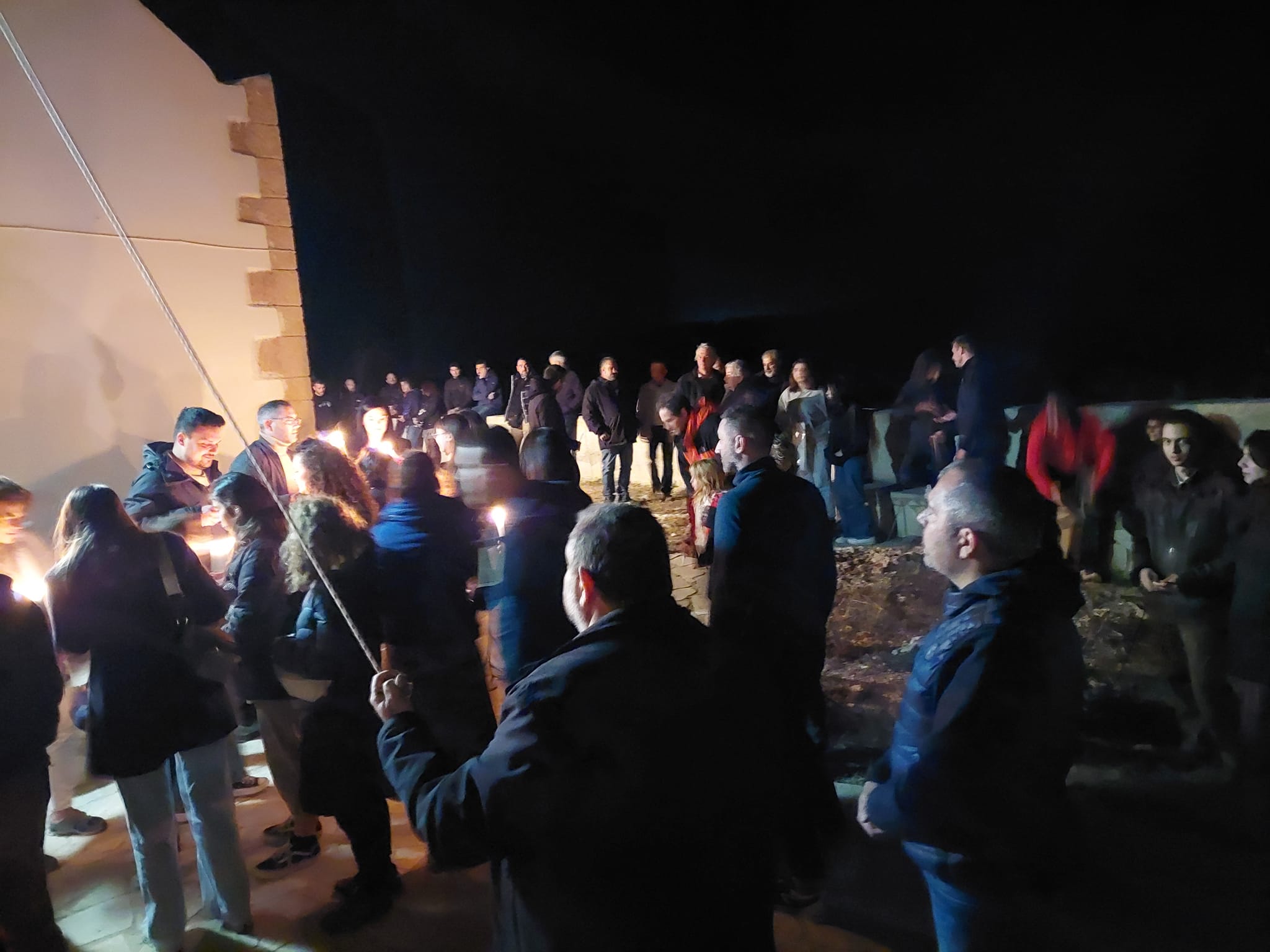 «Ανάσταση, η πιο λαμπρή νίκη της ζωής» – Έλαμψε με πυροτεχνήματα ο ...