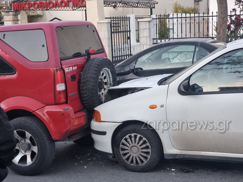 Καραμπόλα τριών οχημάτων στο κέντρο των Χανίων – Διακόπηκε η κυκλοφορία ...