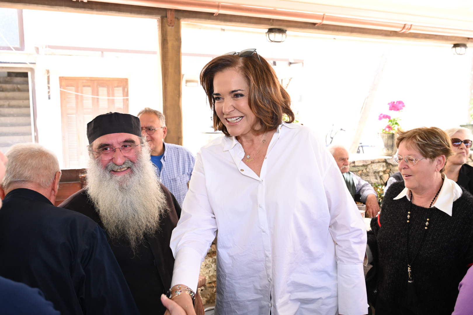 Ντόρα Μπακογιάννη: Δώστε μου δύναμη και θα σας την επιστρέψω ...