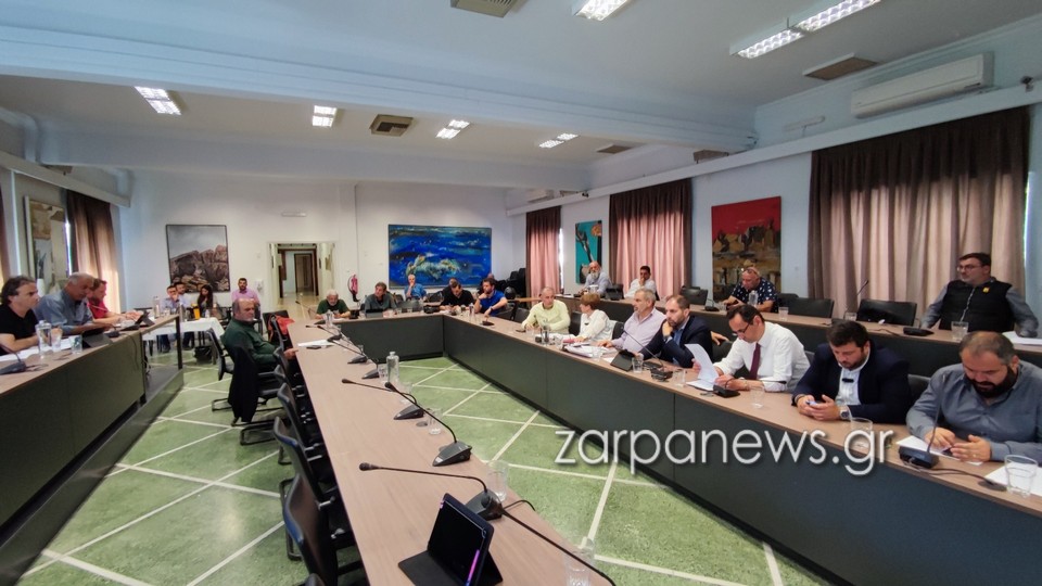 Δημοτικό συμβούλιο Χανίων: Κατασκήνωση, διακοπές ρεύματος και ...