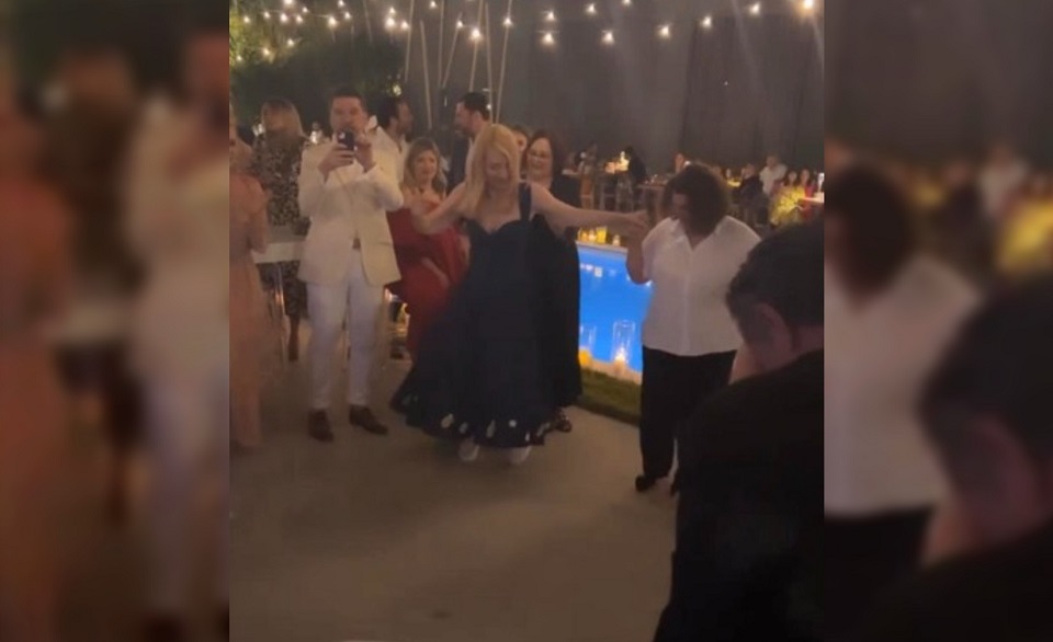 Η μαντινάδα του Ζωιδάκη και ο ξέφρενος χορός Ηλιάκη – Μανουσάκη στο ...