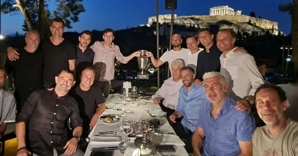 Euro 2004: Το reunion της «χρυσής» ομάδας με το κύπελλο, 19 χρόνια μετά ...